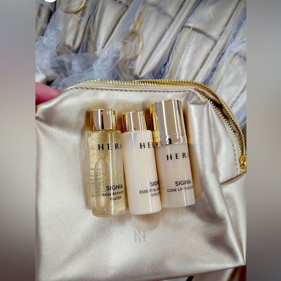 HERA | Skincare | Hera Signia Travek Kits | Poshmark